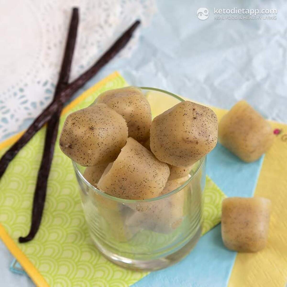 Easy Keto Vanilla Fat Bombs | KetoDiet Blog