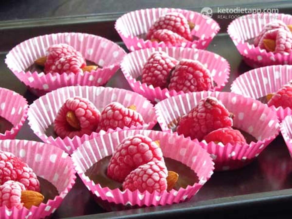 Dark Chocolate Raspberry Fat Bombs | KetoDiet Blog