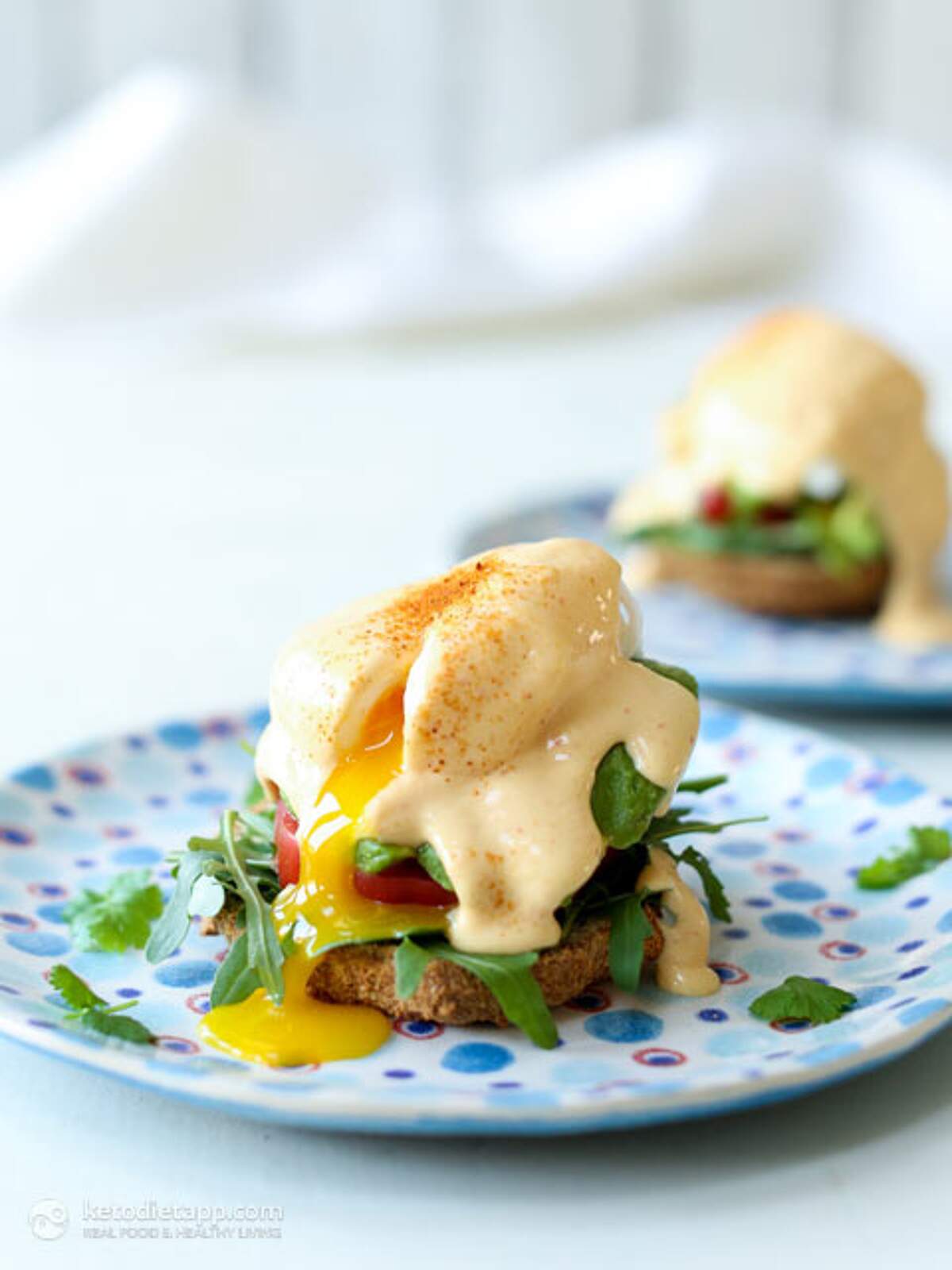 Keto California Eggs Benedict | KetoDiet Blog