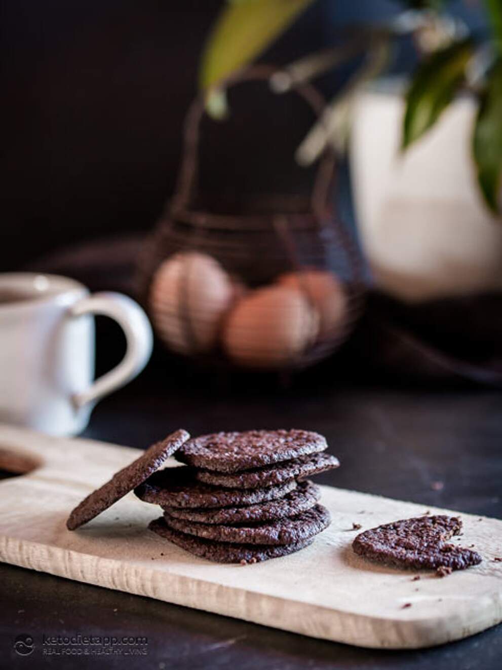 Low-Carb Mocha Lace Biscuits | KetoDiet Blog