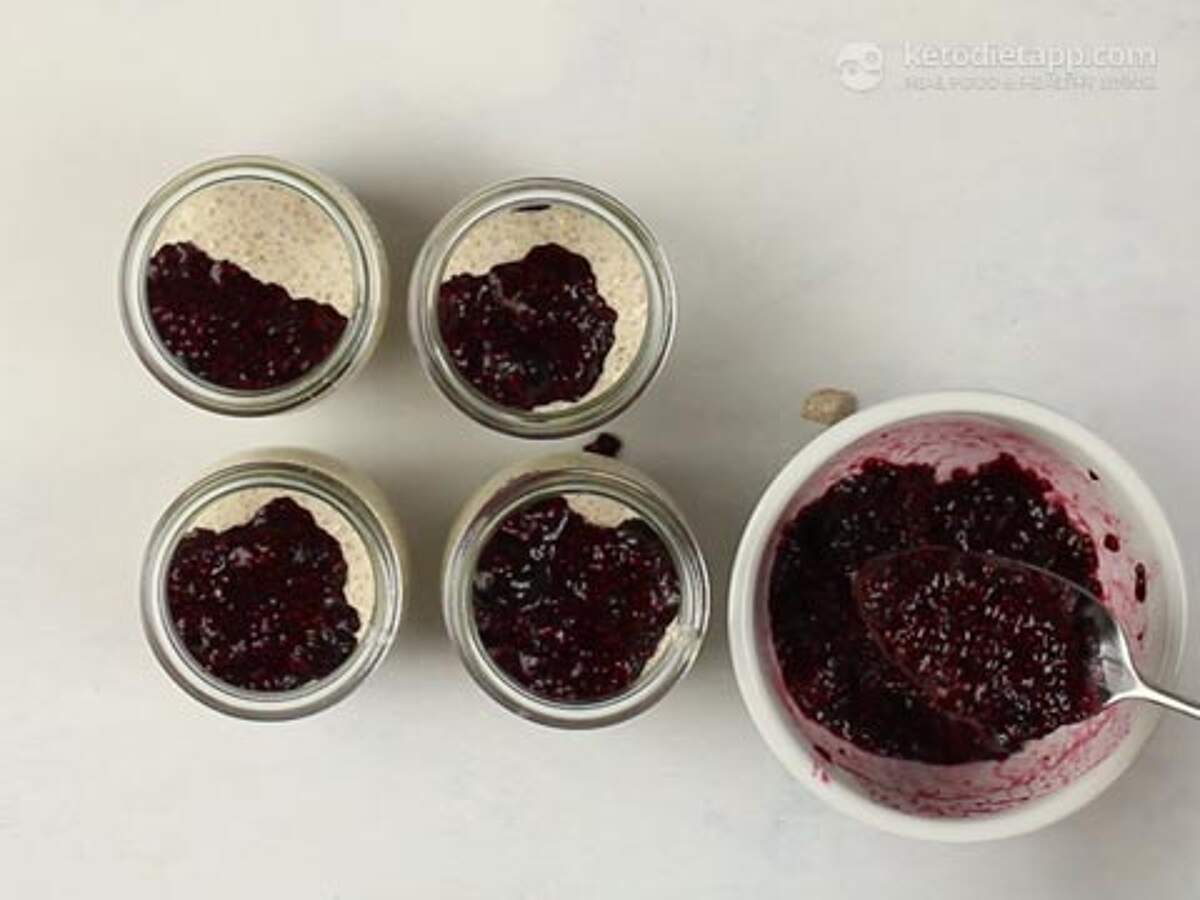 Keto Mulled Berry Chia Parfaits | KetoDiet Blog