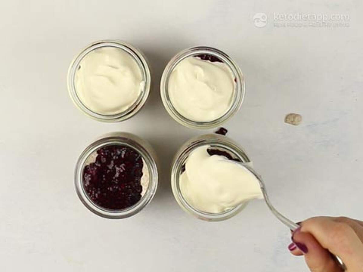 Keto Mulled Berry Chia Parfaits | KetoDiet Blog
