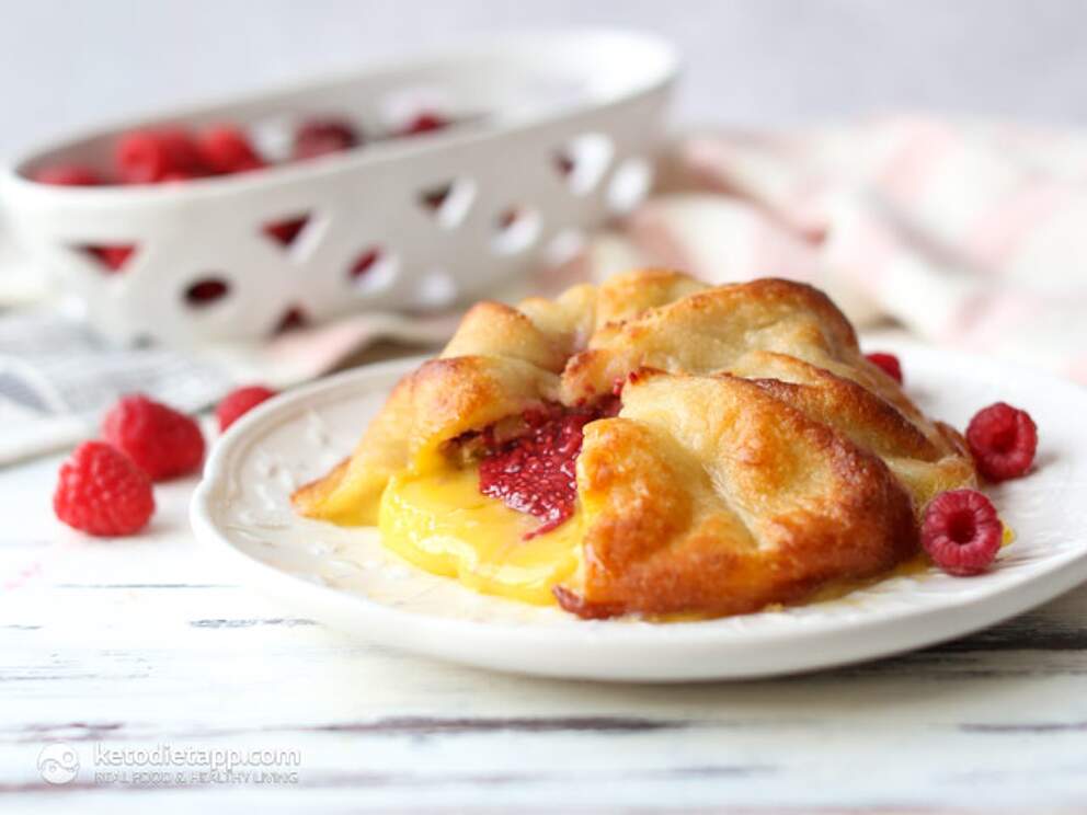 Low-Carb Raspberry Baked Brie | KetoDiet Blog
