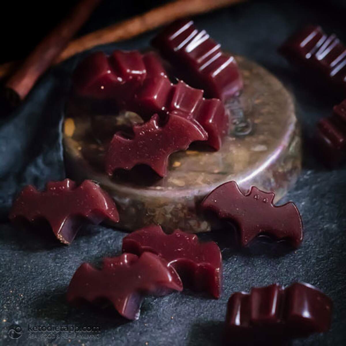 Spooky Halloween Blackberry Jelly Bats | KetoDiet Blog