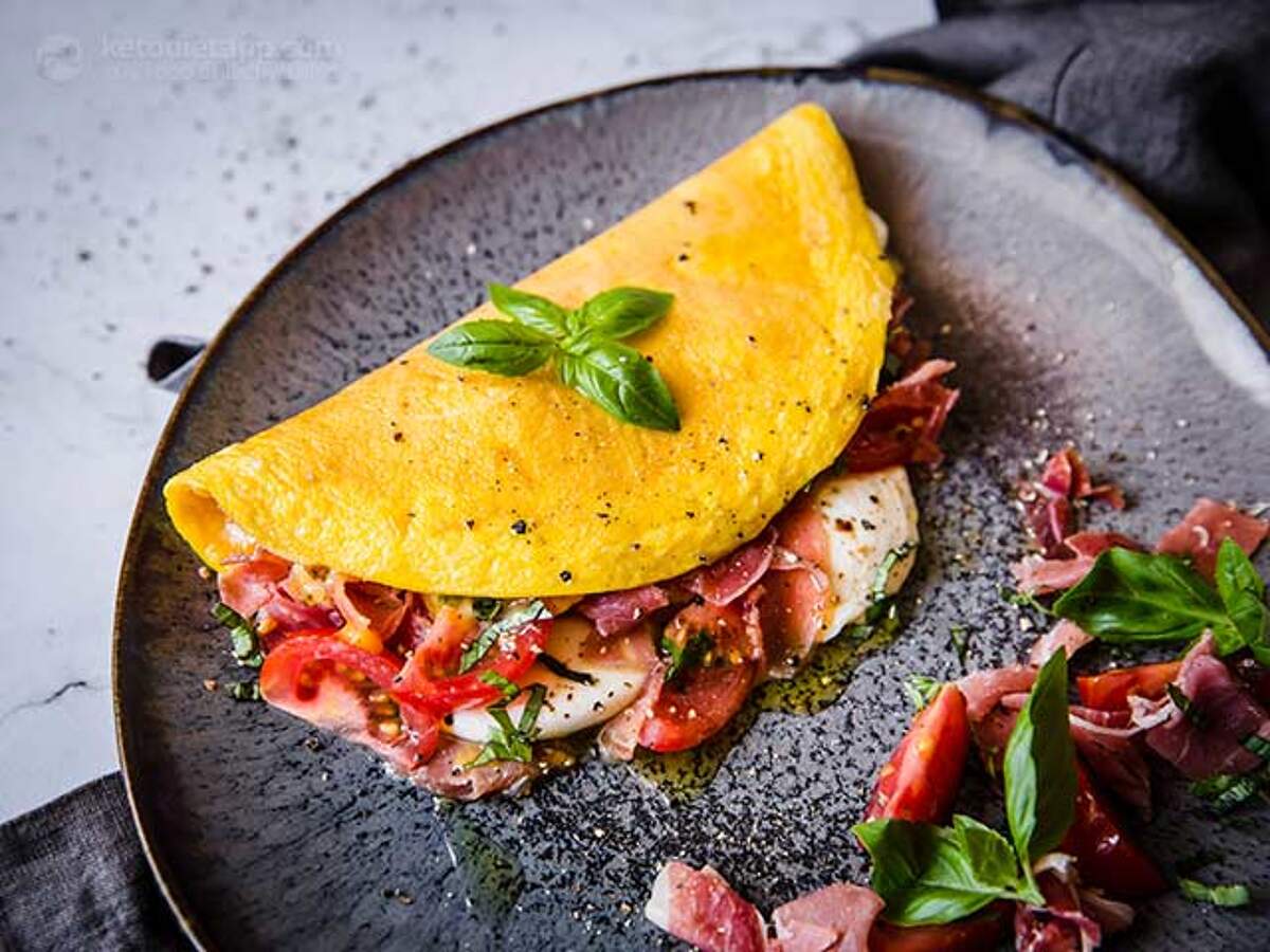 Easy Italian Melt Omelet | KetoDiet Blog