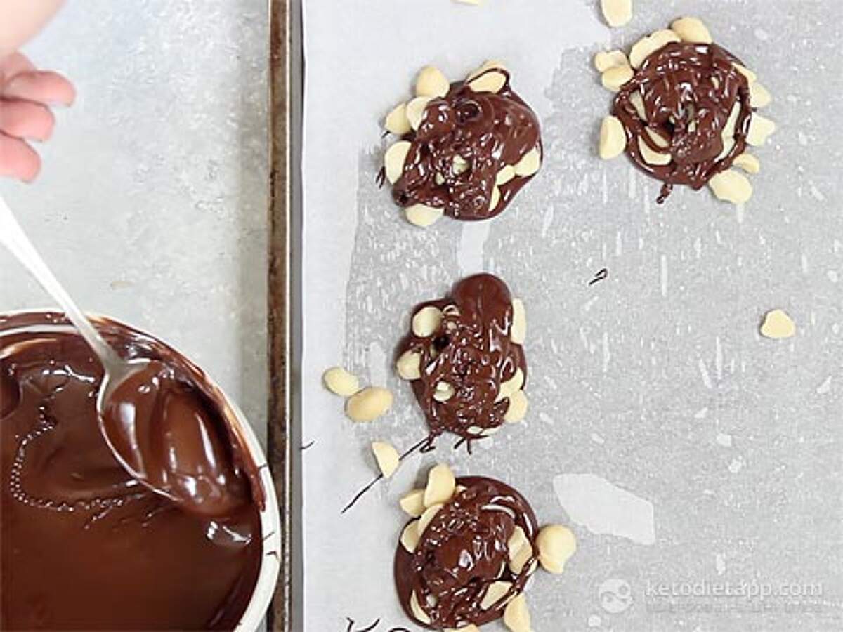 3 Ingredient Keto Chocolate Macadamia Clusters | KetoDiet Blog