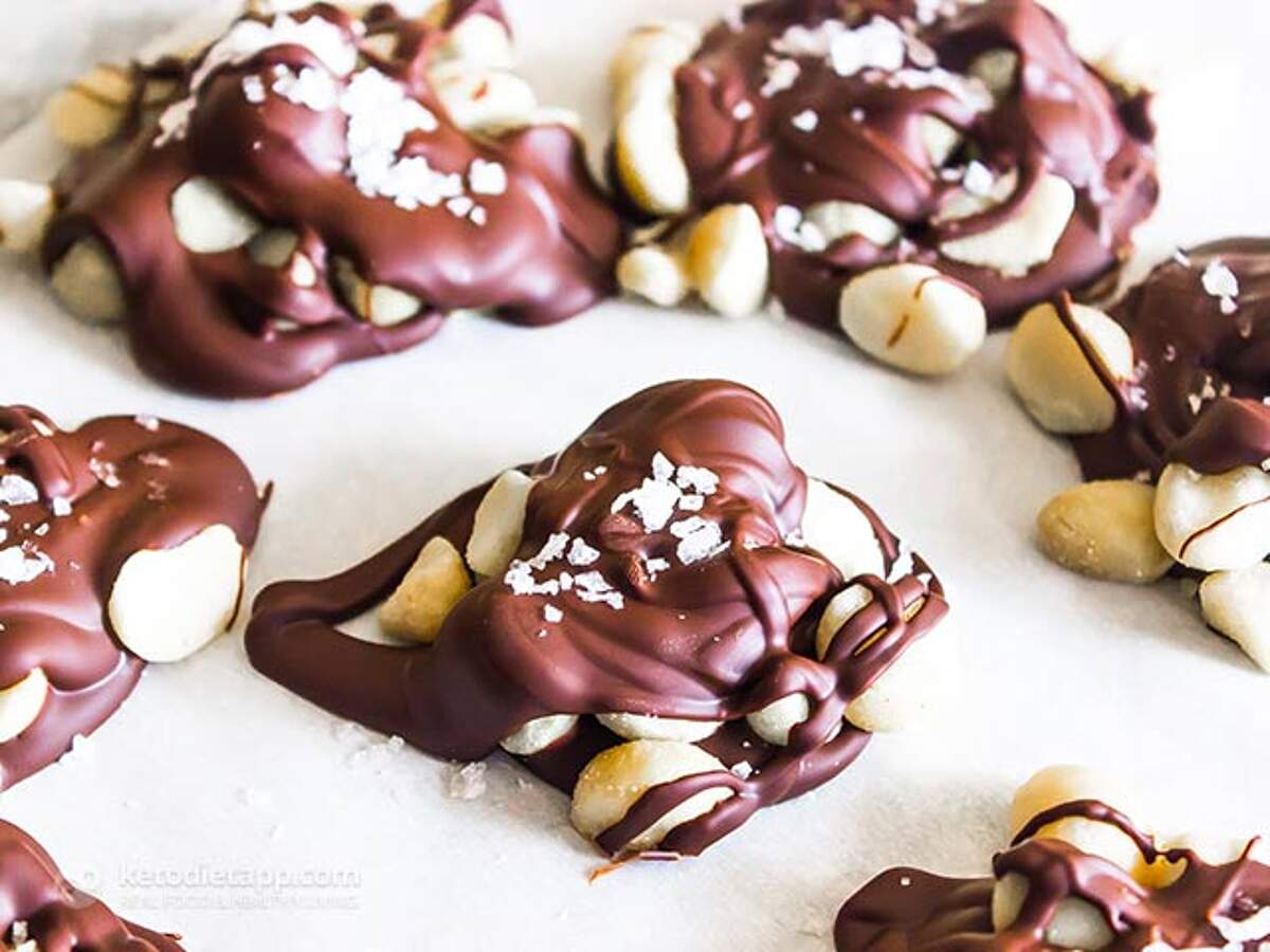 3 Ingredient Keto Chocolate Macadamia Clusters | KetoDiet Blog