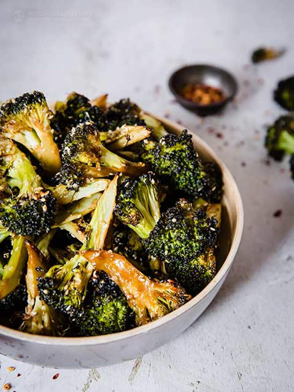 Low-Carb Asian Spiced Broccoli | KetoDiet Blog