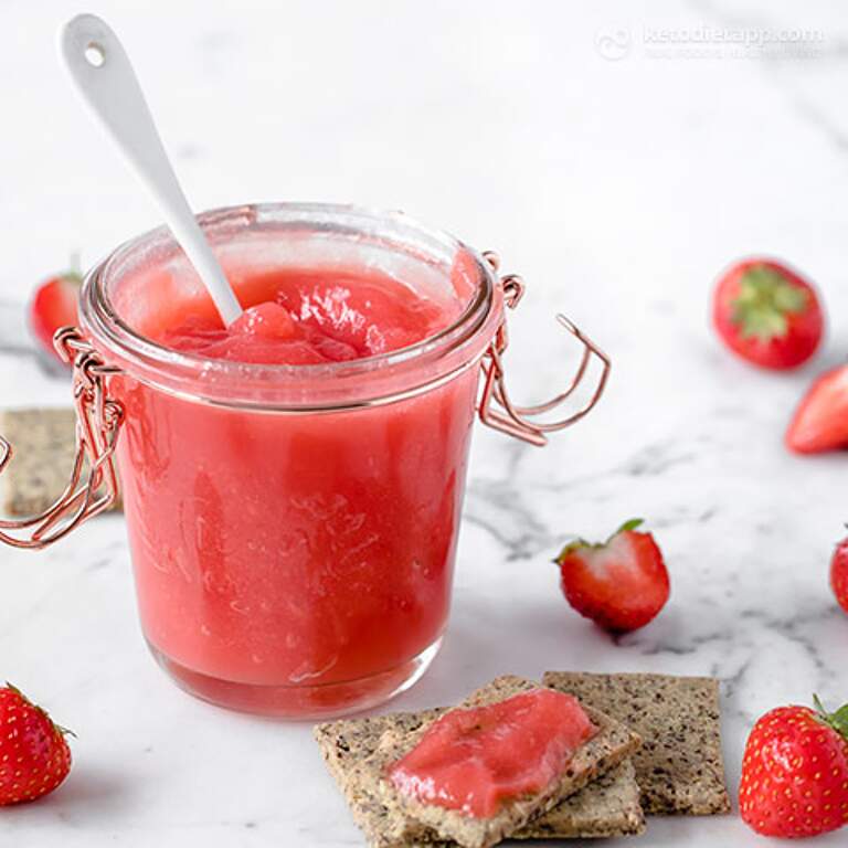 Super Smooth Low-Carb Strawberry Jam | KetoDiet Blog