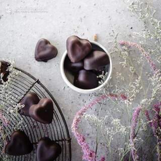 Sugar-Free Raspberry Chocolate Jellies | KetoDiet Blog