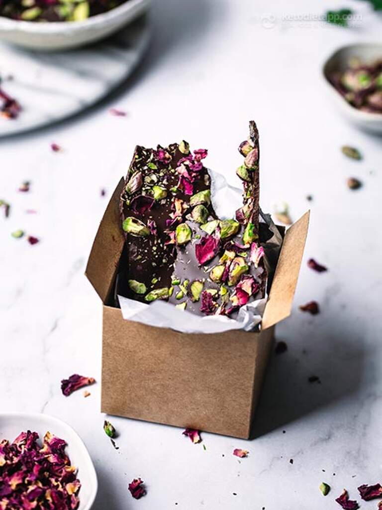 Keto Rose & Pistachio Chocolate Bark | KetoDiet Blog
