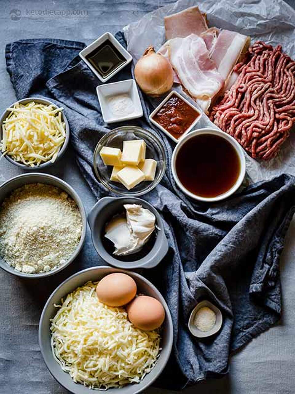 Low-Carb Cheese & Bacon Stuffed Meat Pies | KetoDiet Blog