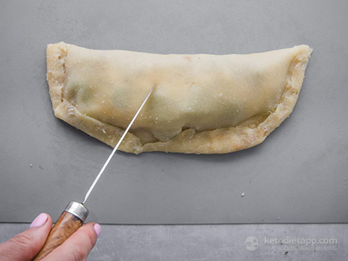 Keto Fat Head Cheeseburger Calzone Pizza | KetoDiet Blog