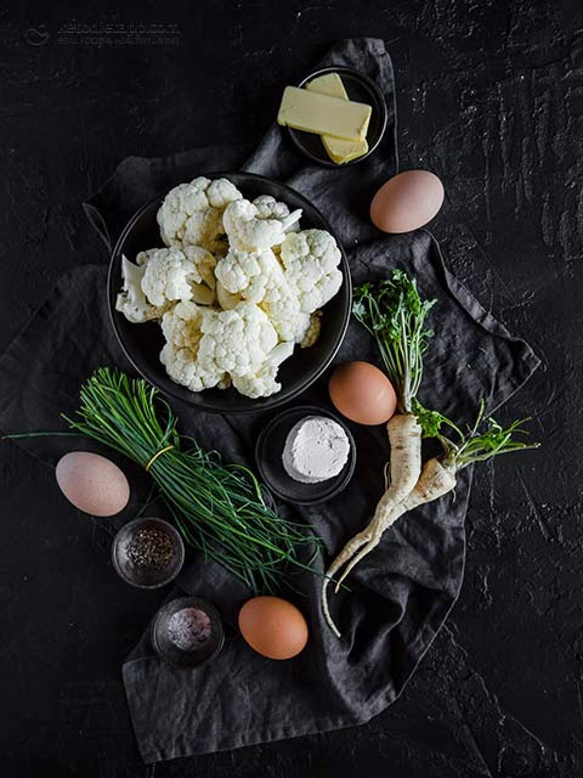 Easy Low-Carb Snuggled Eggs | KetoDiet Blog