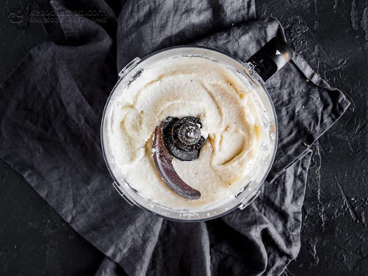 Easy Low-Carb Snuggled Eggs | KetoDiet Blog