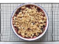 Low-Carb Blackcurrant & Apple Crumble | KetoDiet Blog