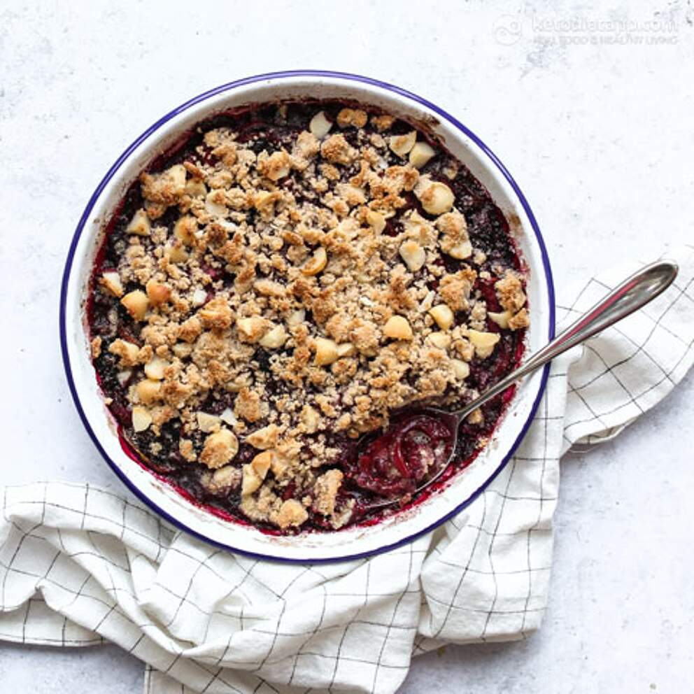 Low-Carb Blackcurrant & Apple Crumble | KetoDiet Blog