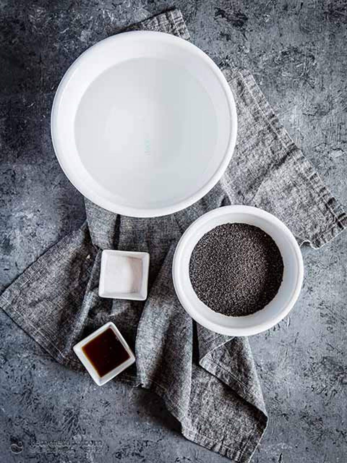 Easy Homemade Poppy Seed Milk | KetoDiet Blog