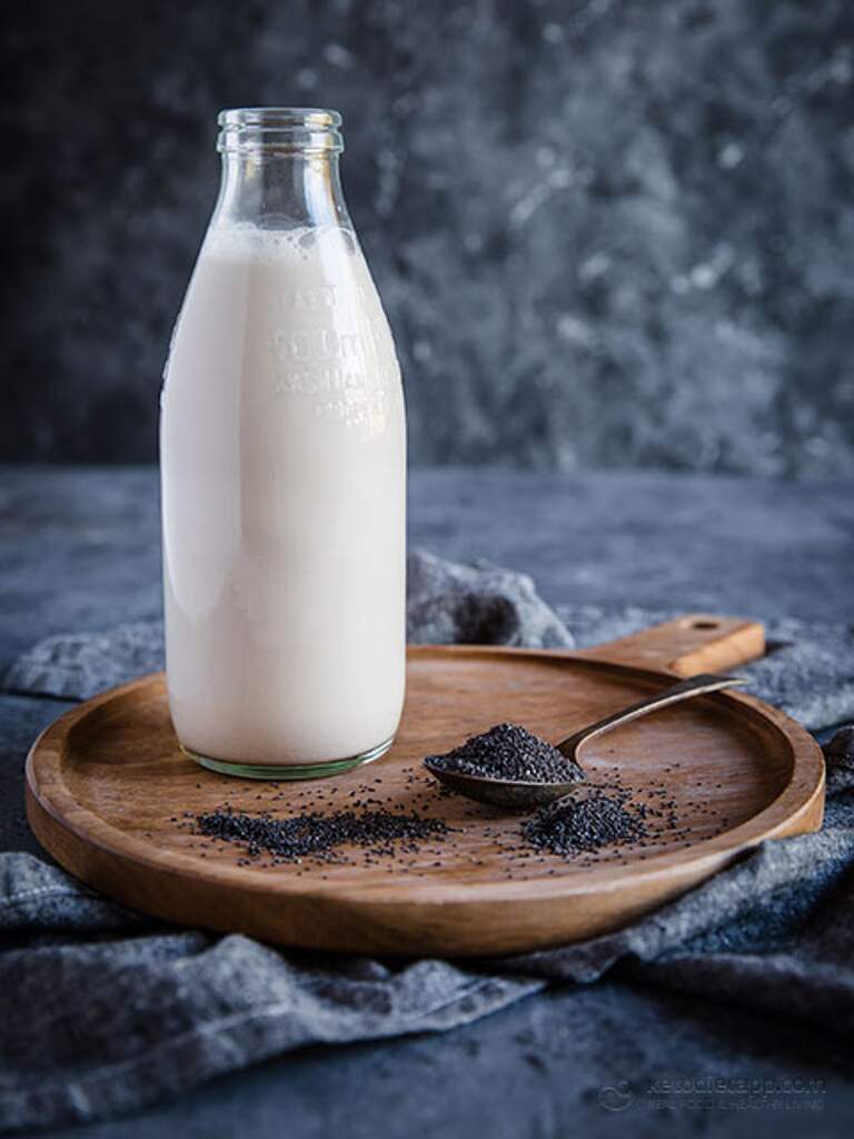 Easy Homemade Poppy Seed Milk | KetoDiet Blog