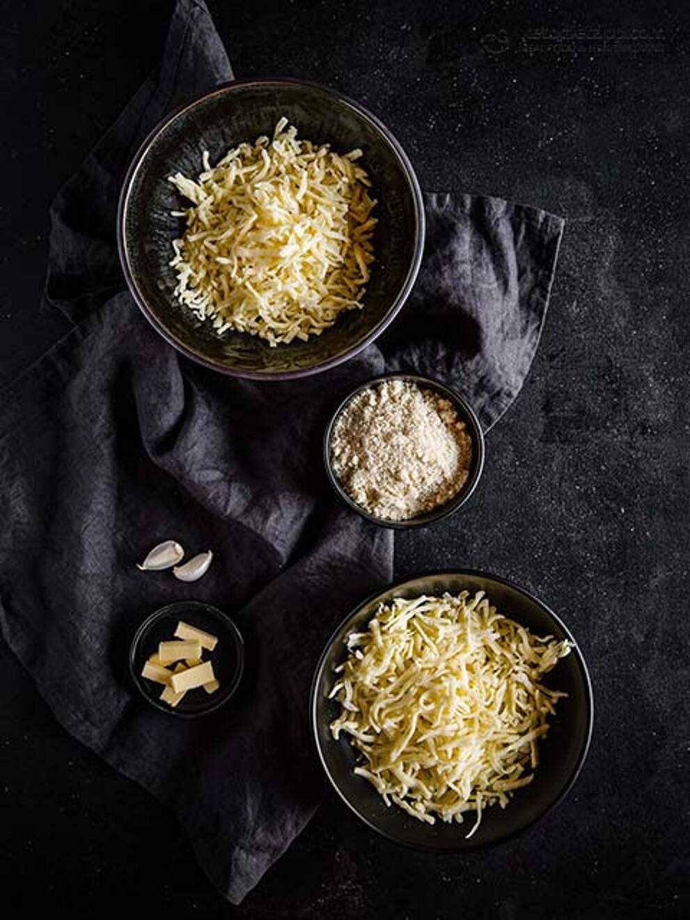 Easy Keto Cheese Garlic Pizza | KetoDiet Blog