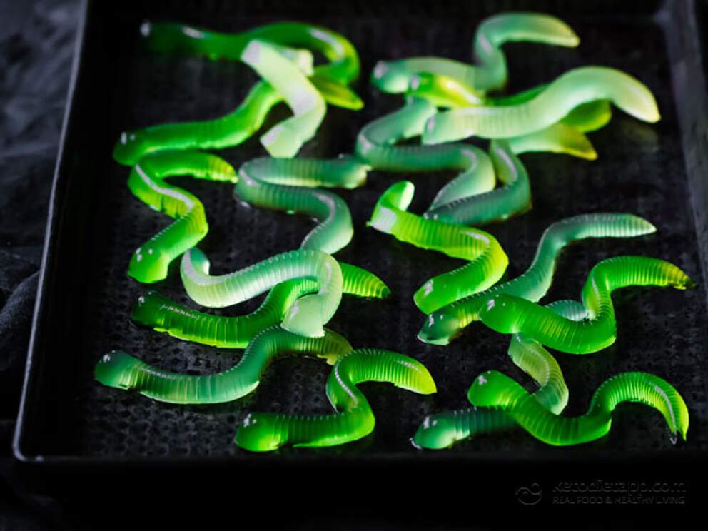 Sugar-Free Sour Jelly Worms | KetoDiet Blog