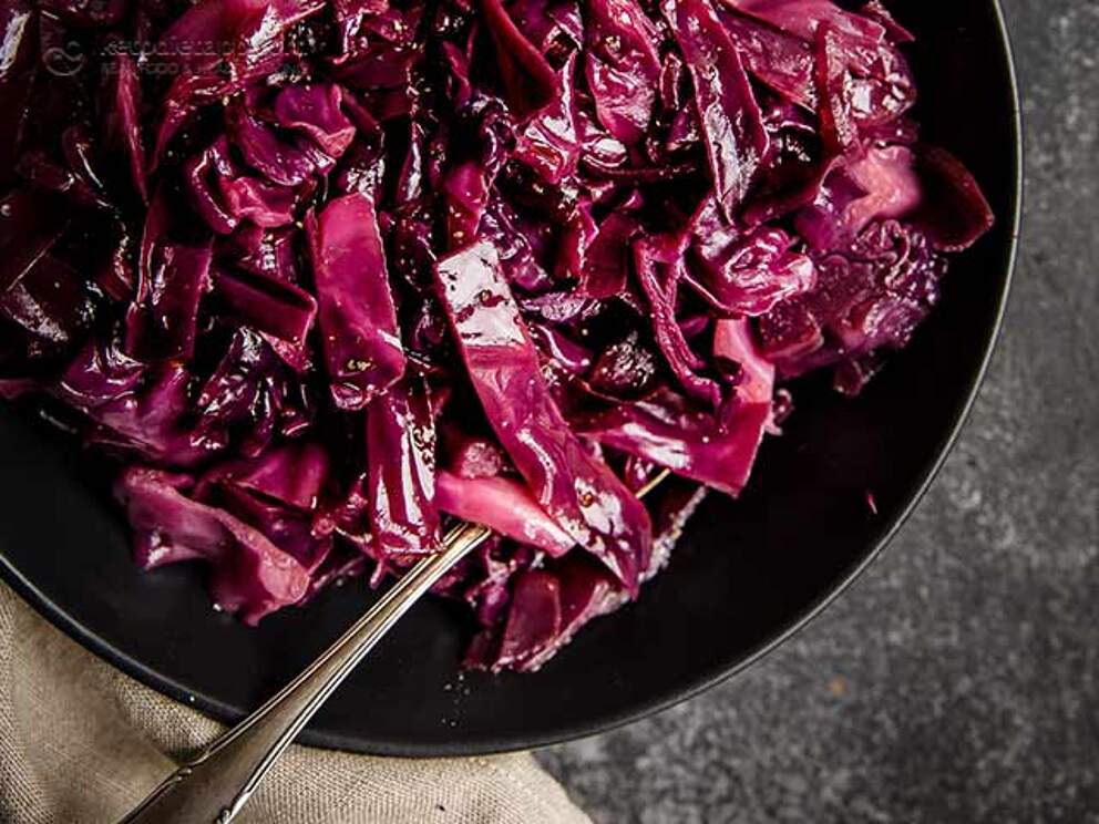 Super Simple Low-Carb Braised Red Cabbage | KetoDiet Blog
