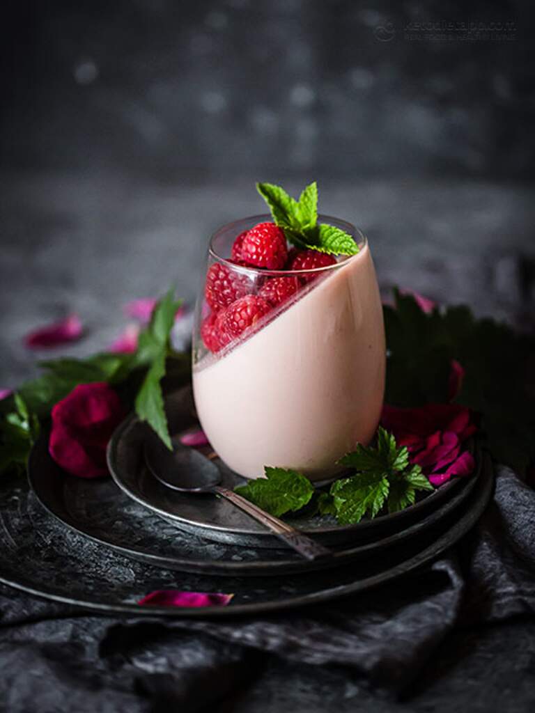 Romantic Raspberry Panna Cotta | KetoDiet Blog