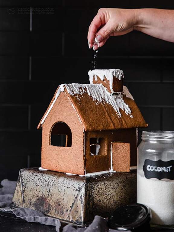How To Make Low-Carb Gingerbread House | KetoDiet Blog