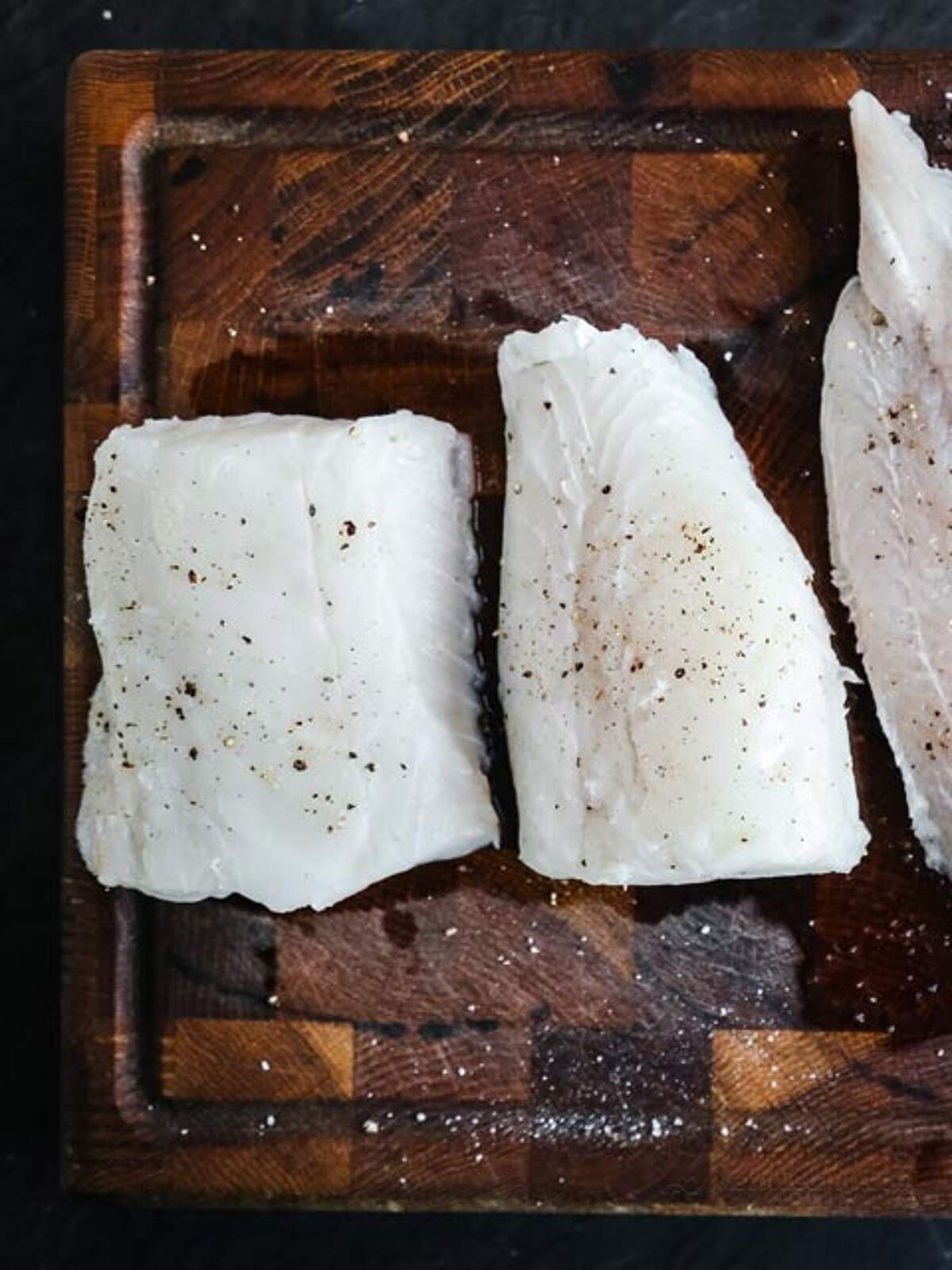 Crispy Cod with Broccoli & Keto Cheese Sauce | KetoDiet Blog