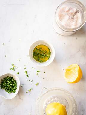 Easy Poached Chicken with Lemon Sauce | KetoDiet Blog