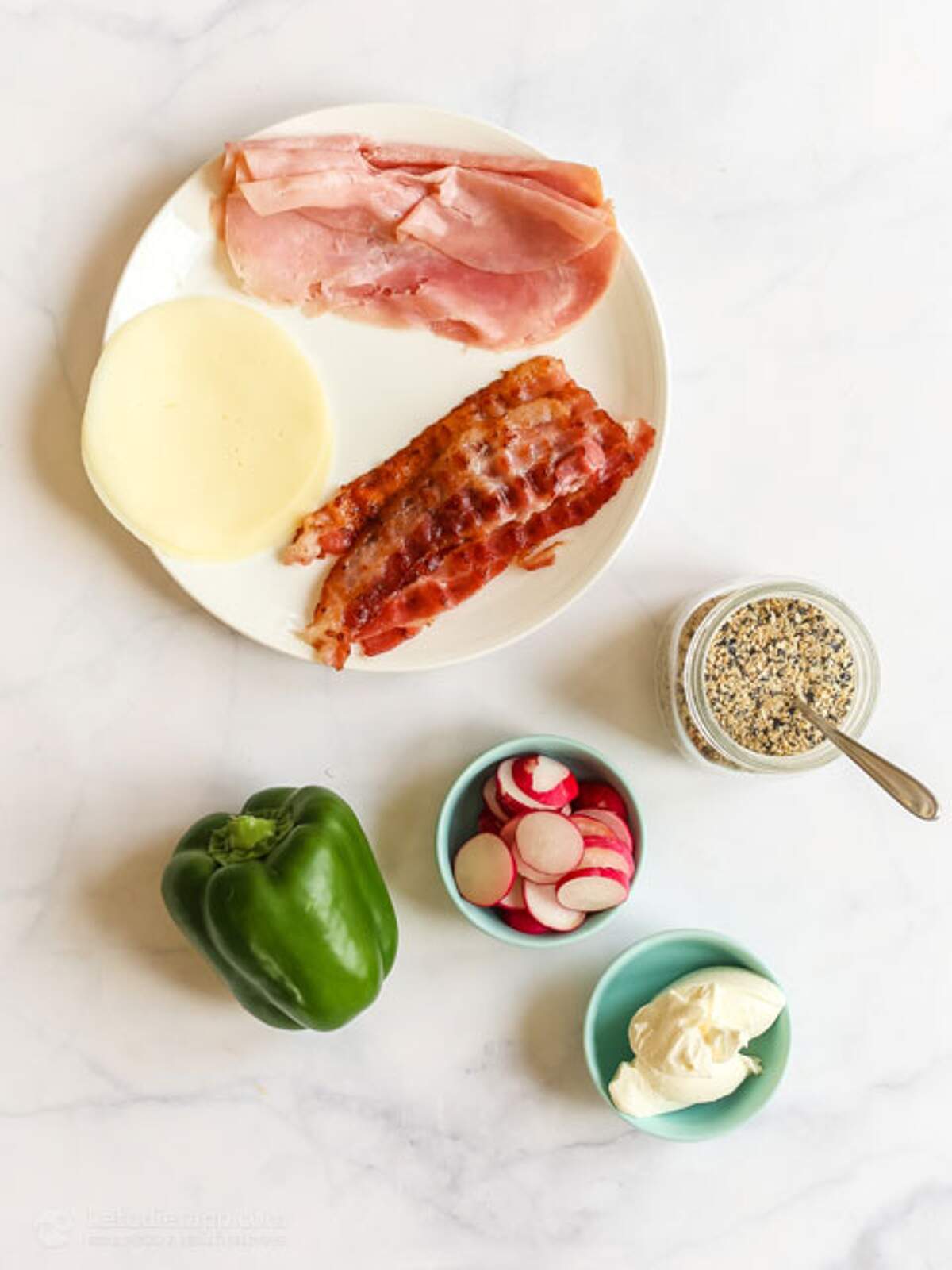 Bell Pepper Sandwich with Bacon, Ham & Cheese | KetoDiet Blog