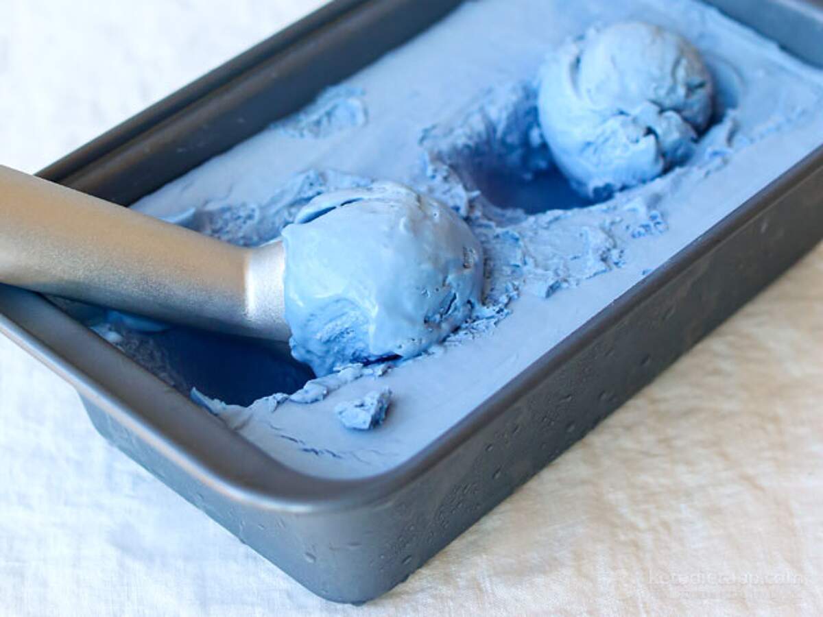 Keto Blue Moon Ice Cream (No Churn Smurf Ice Cream) | KetoDiet Blog