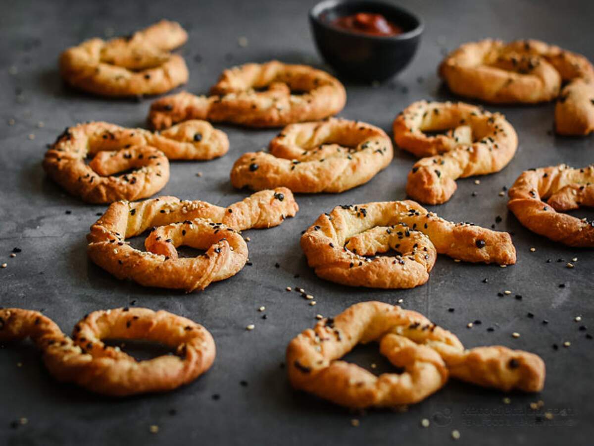 Keto Pastry Snakes | KetoDiet Blog