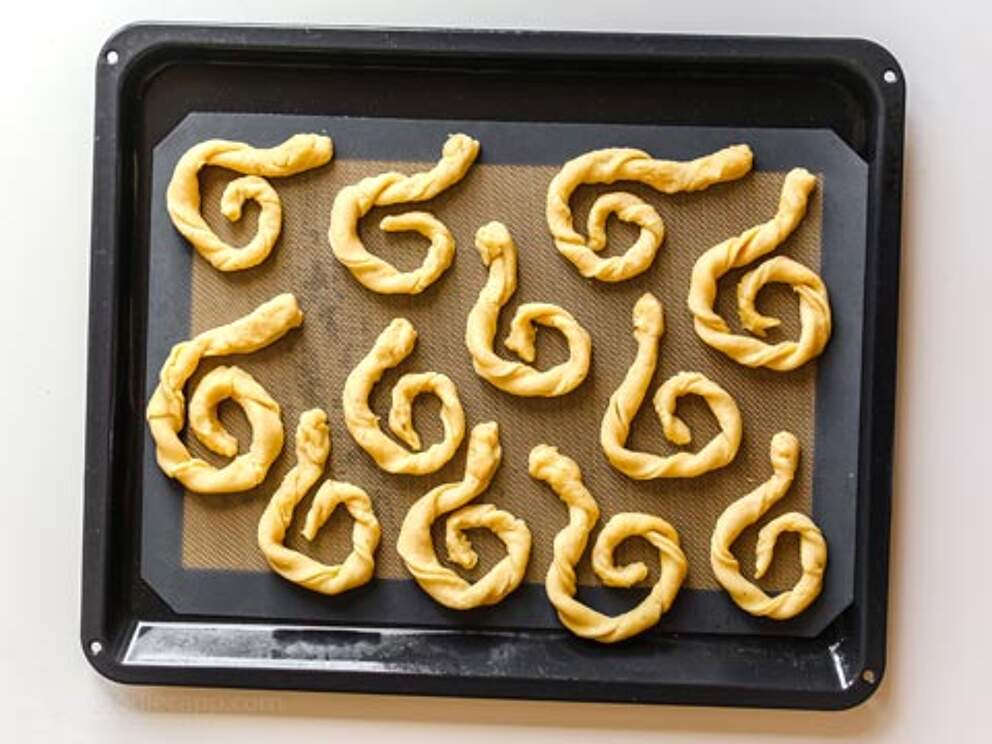 Keto Pastry Snakes | KetoDiet Blog