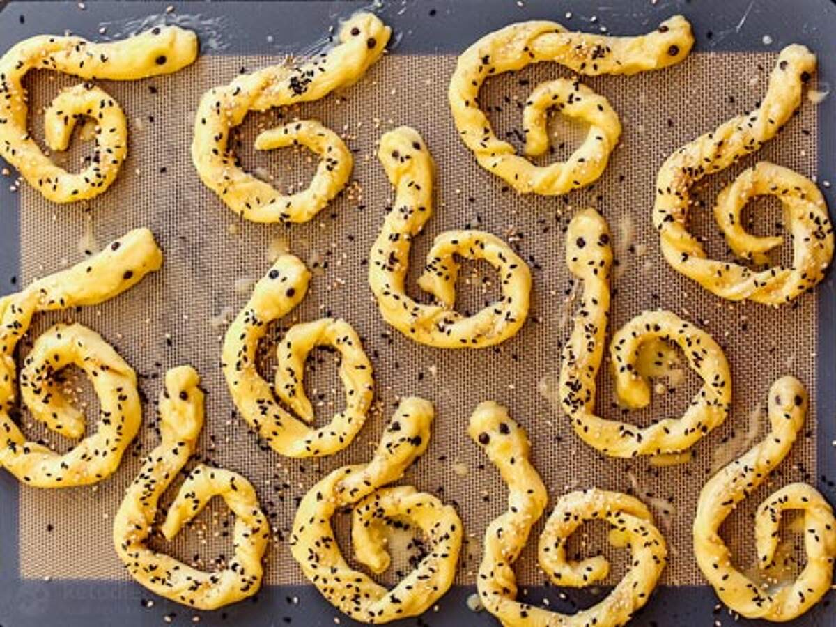 Keto Pastry Snakes | KetoDiet Blog