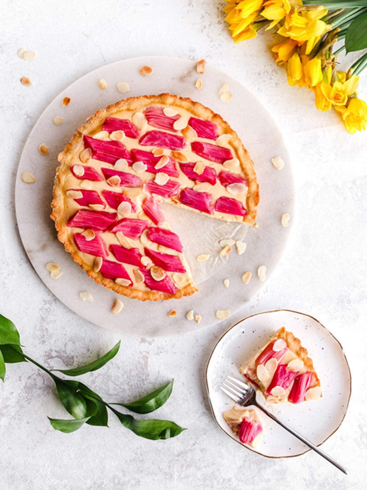 Low-Carb Rhubarb & Custard Tart | KetoDiet Blog