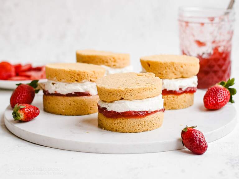 Individual Keto Victoria Sponge Cakes | KetoDiet Blog