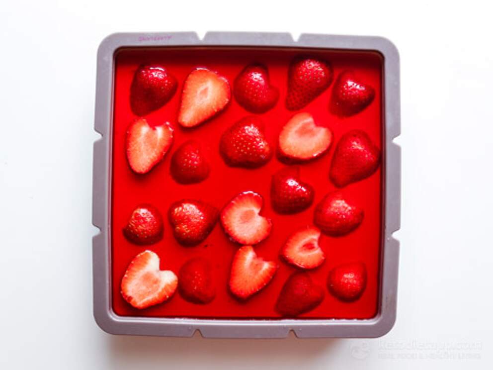 Keto Red, White & Blue Jello Cake | KetoDiet Blog