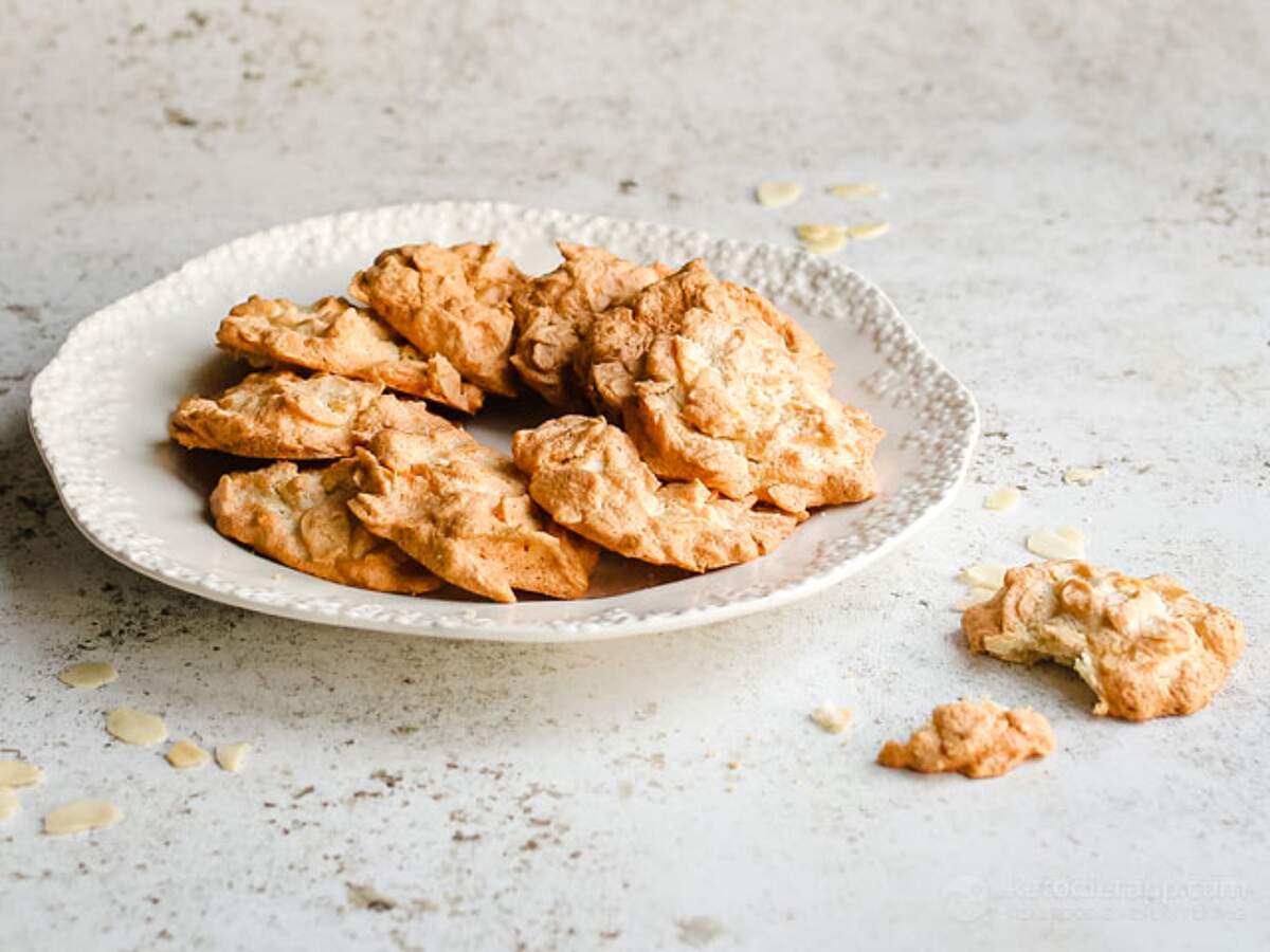 Chewy Low-Carb Almond Cookies | KetoDiet Blog