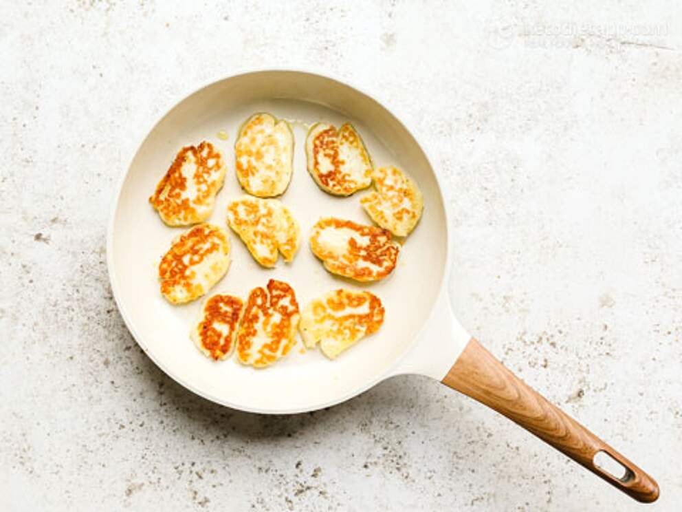 Low-Carb Marinara Halloumi Skillet | KetoDiet Blog